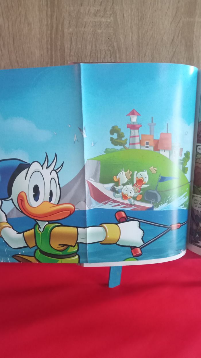 Picsou Magazine, n° 571, 2023, avec le poster et 4 fiches vintage + un grand sticker | Beebs