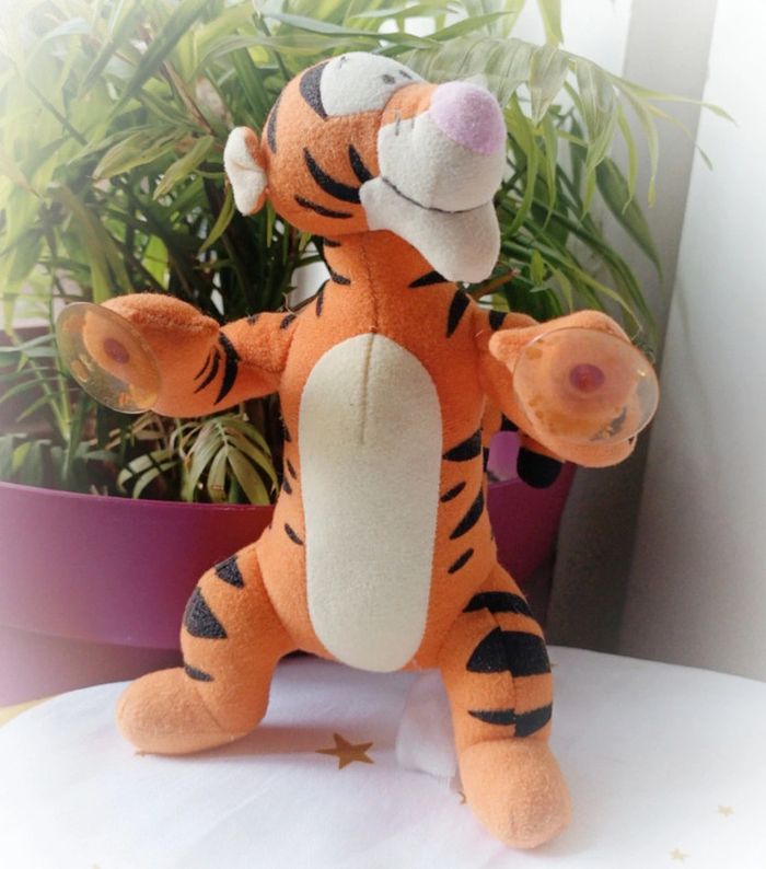 Petite small disney peluche Winnie pooh l'ourson Tigrou ventouse s ...