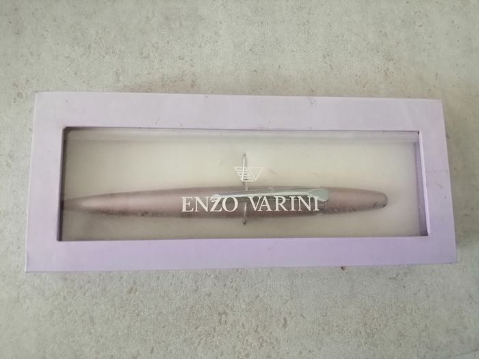 stylo en coffret Enzo Varini | Beebs by Kiabi