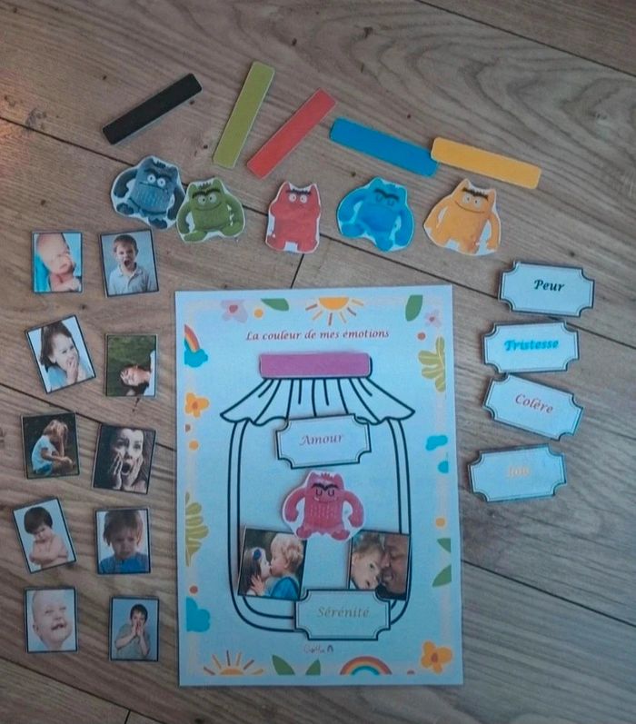 Je reconnais les emotions grâce aux monstres de la couleur des emotions ...