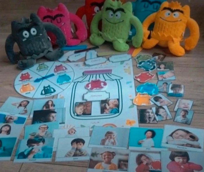 Maxi kit activités autour des emotions + 6 peluches monstres de la ...