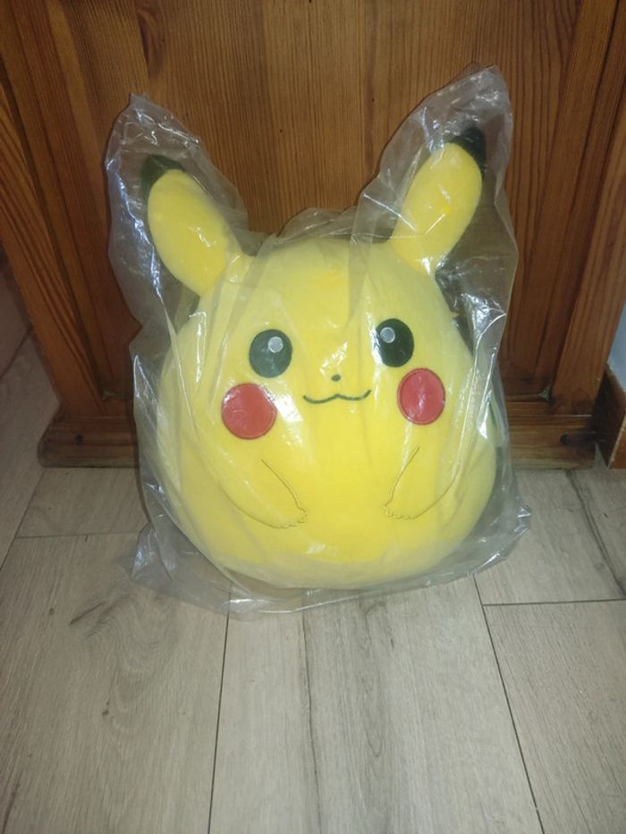 Peluche pokémon plush pikachu squishy squishmallow 25cm : Achat ...