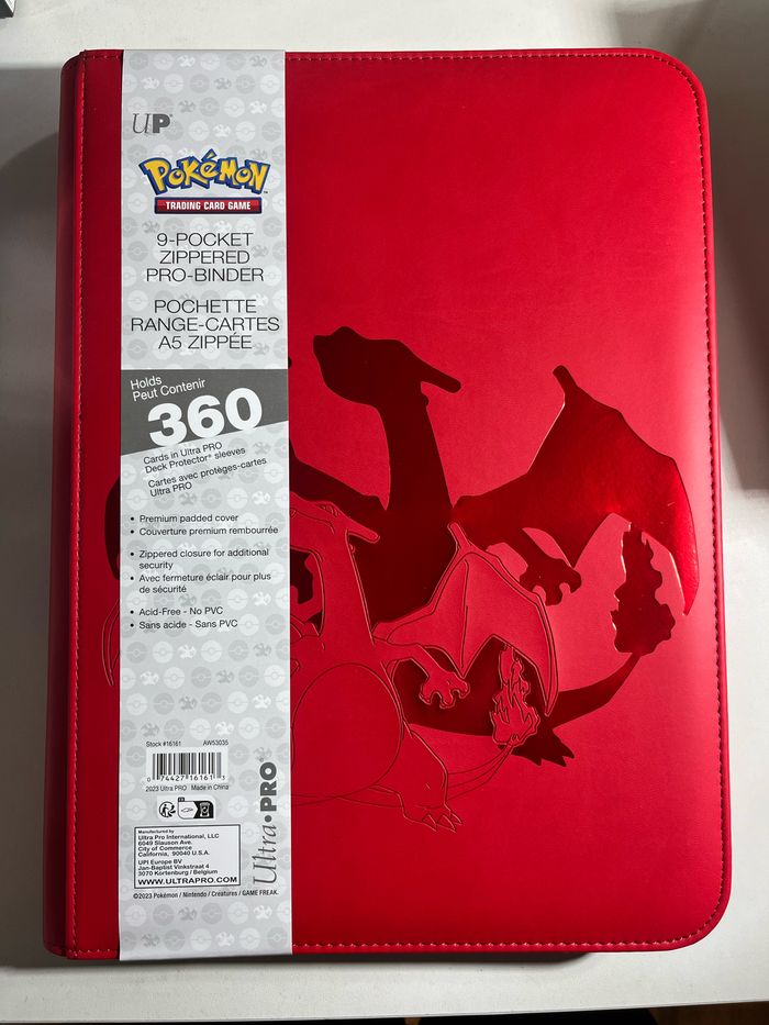 Binder Dracaufeu / Charizard 360 cartes Zip Ultra PRO - Pokemon | Beebs ...