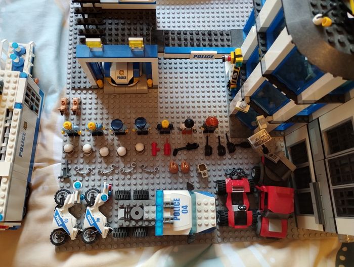 LEGO : commissariat de police et poste de commandement - Lego | Beebs ...