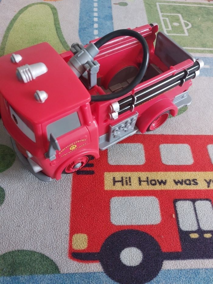 Camion pompier Red - Disney Cars - Disney | Beebs