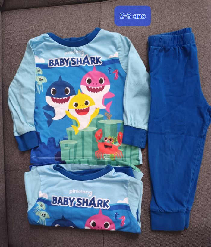 Pyjamas baby baby shark : Achat occasion | Lots de pyjamas (bébé ...