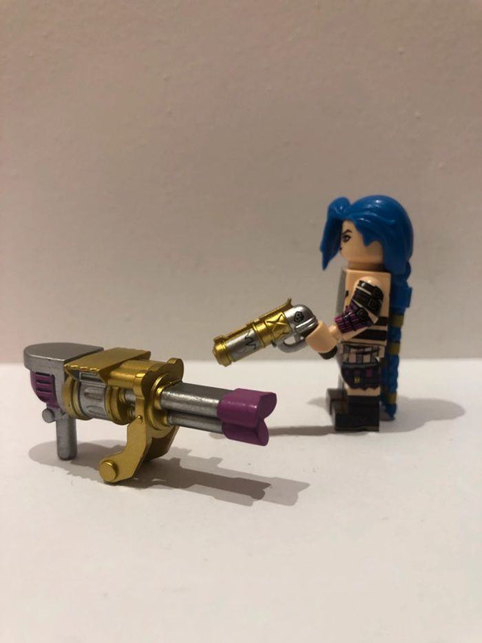 Figurine type lego Jinx. League of légend - League of Legends | Beebs