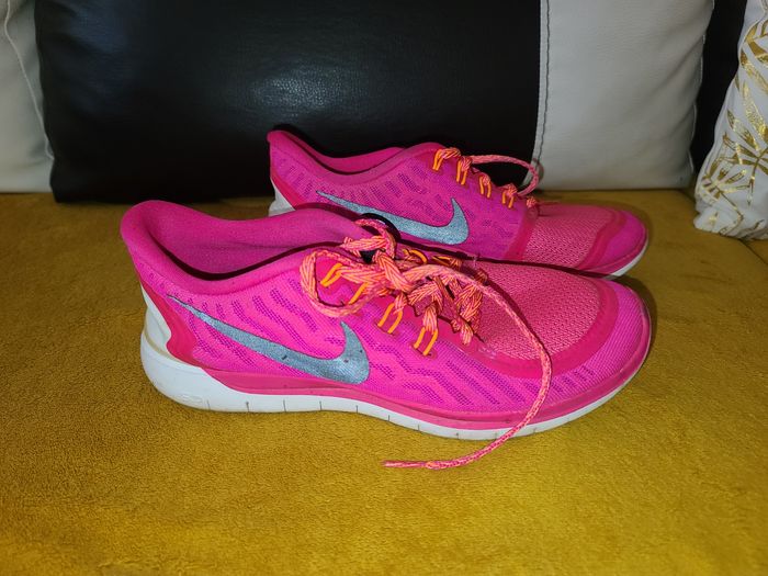 Nike Training Rose : Achat occasion | Baskets (fille) Nike Rose 40 Bon état