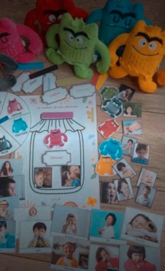 Maxi kit activités autour des emotions + 6 peluches monstres de la ...