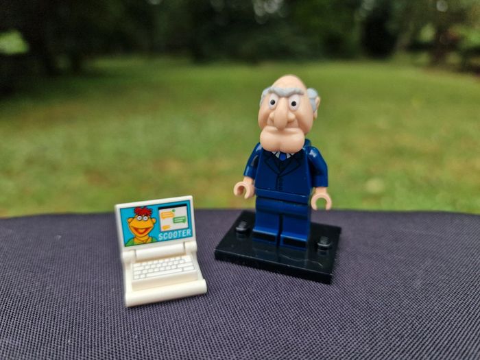 Lego minifigure The Muppets Statler 71033 - LEGO | Beebs