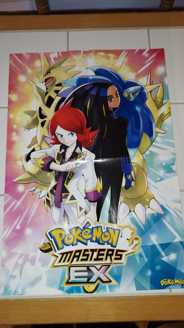 Grand Poster Pokemon Masters ex Mewtwo Samurai Silver Alisma Tyranocif Tyranitar - Pokémon | Beebs
