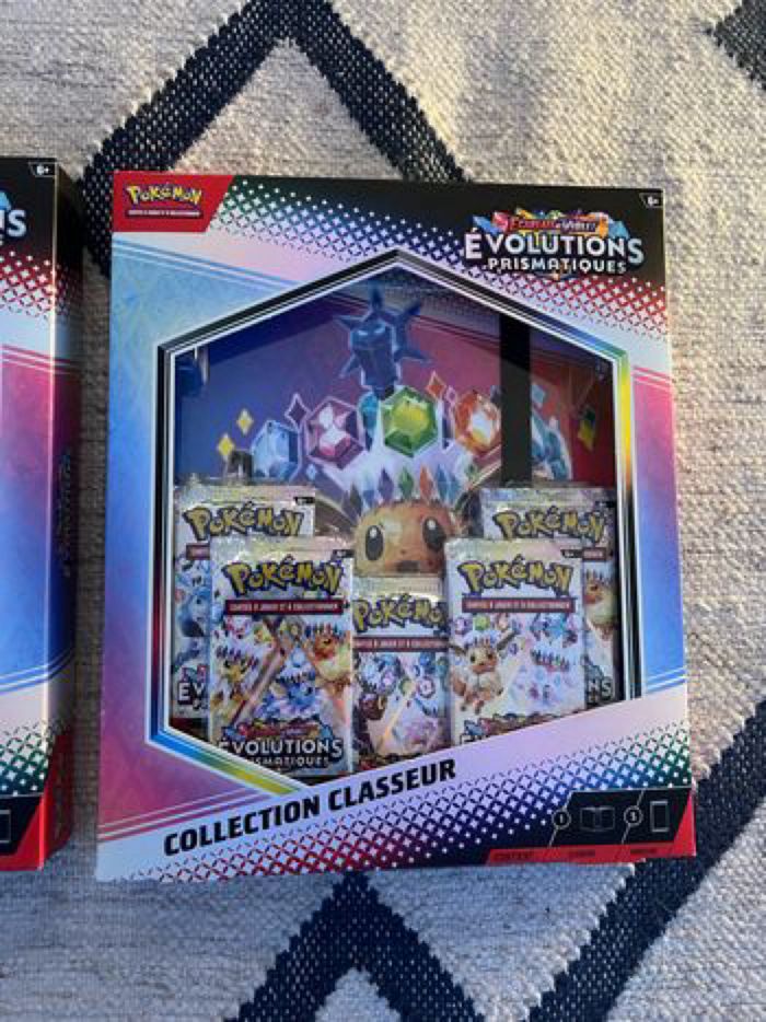 Pokémon Coffret Classeur Évolutions Prismatiques - Pokemon | Beebs