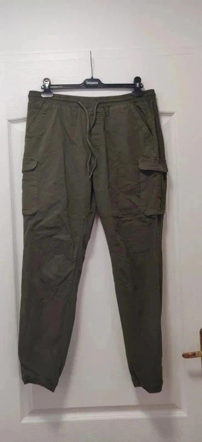 Pantalon cargo kaki Pull & Bear M - Pull & Bear | Beebs by Kiabi