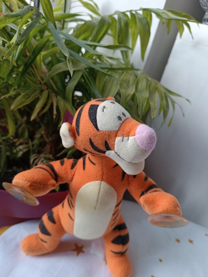 Petite small disney peluche Winnie pooh l'ourson Tigrou ventouse s ...