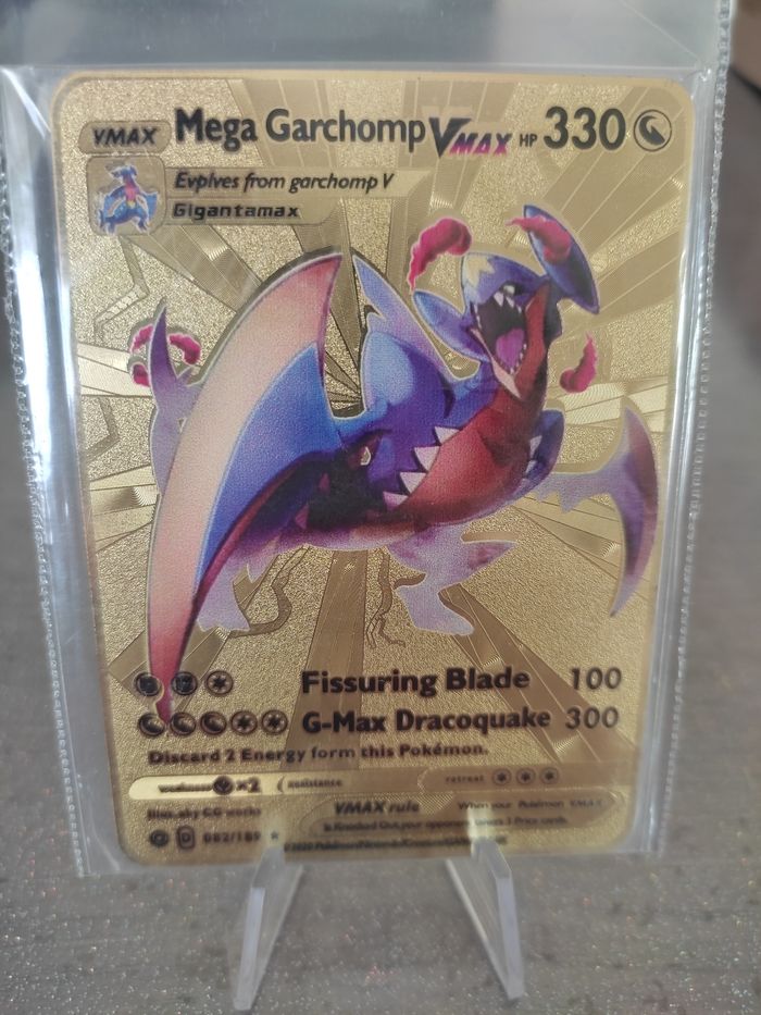 Carte Pokémon métallique Méga Carchacrok Vmax anglaise - Pokemon | Beebs