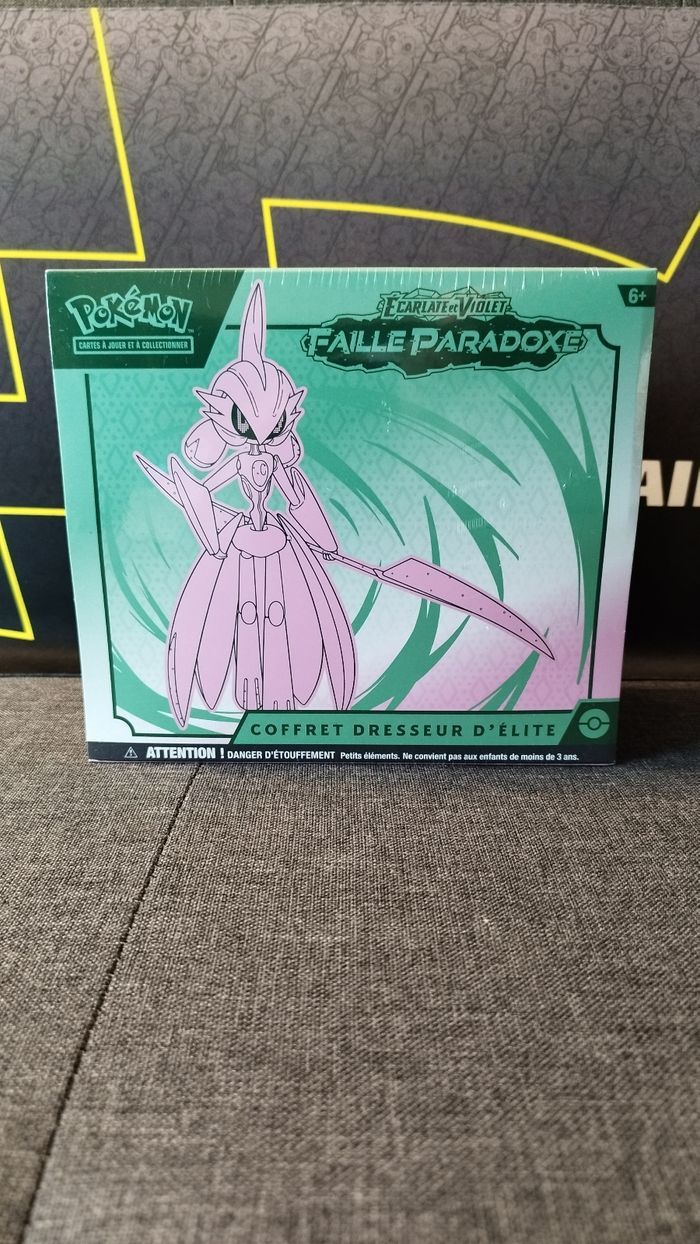 Coffret Dresseur Delite Pokémon Ev04 Garde De Fer 9 Boosters Cadeaux Asmodée Beebs